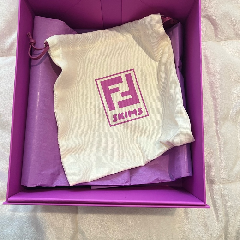 Brand New!!! Fendi Skims Small Pouch! - Gem